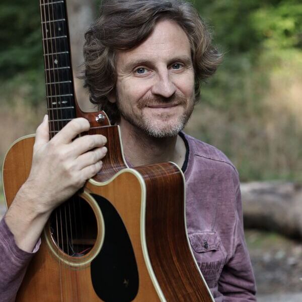 Almost Charlie (Songwriter Pop) + Minoa from the Moon (Indie/Berlin)